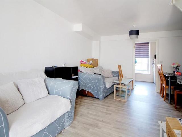 2 bedroom maisonette to rent