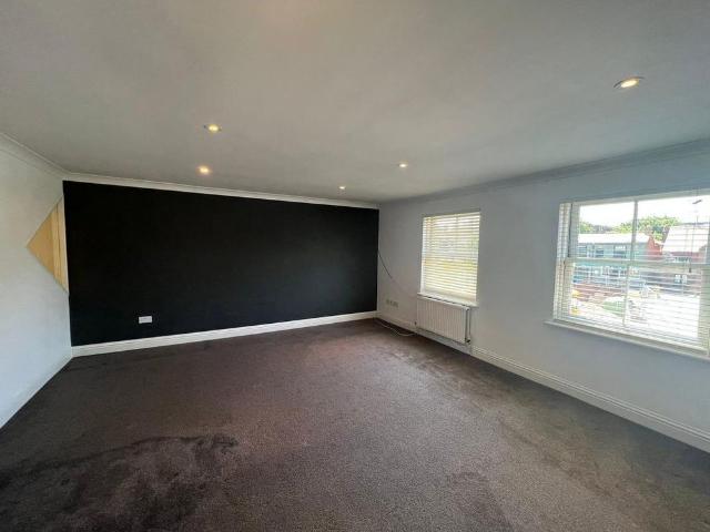 2 bedroom maisonette to rent