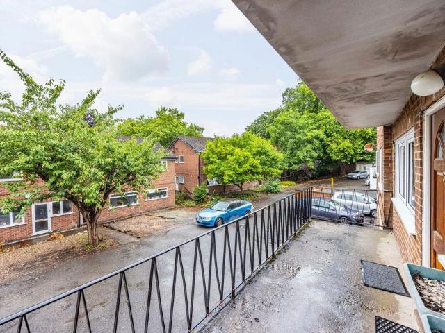 2 bedroom maisonette to rent