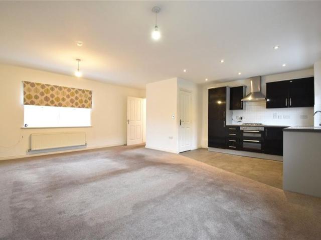 2 bedroom maisonette to rent