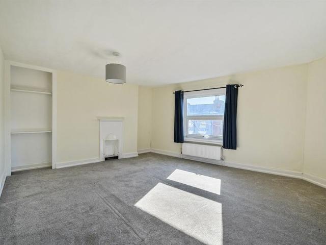 2 bedroom maisonette to rent