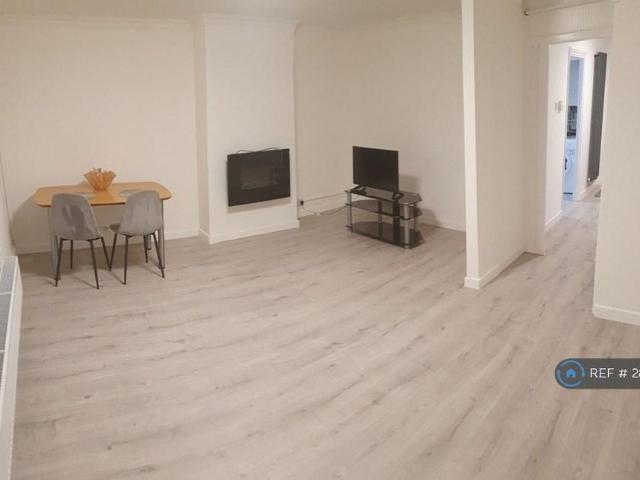 2 bedroom maisonette to rent