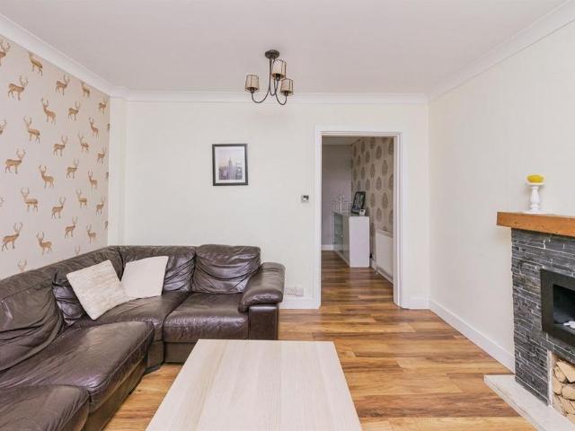 2 bedroom maisonette to rent