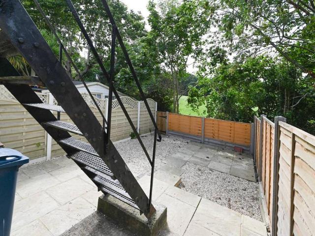 2 bedroom maisonette to rent