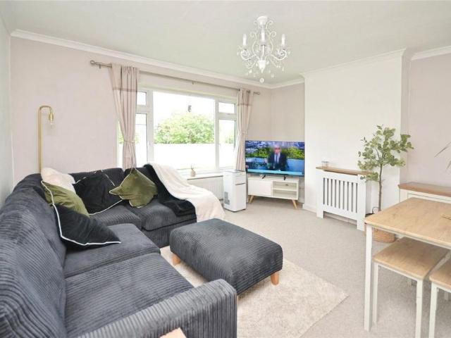 2 bedroom maisonette to rent