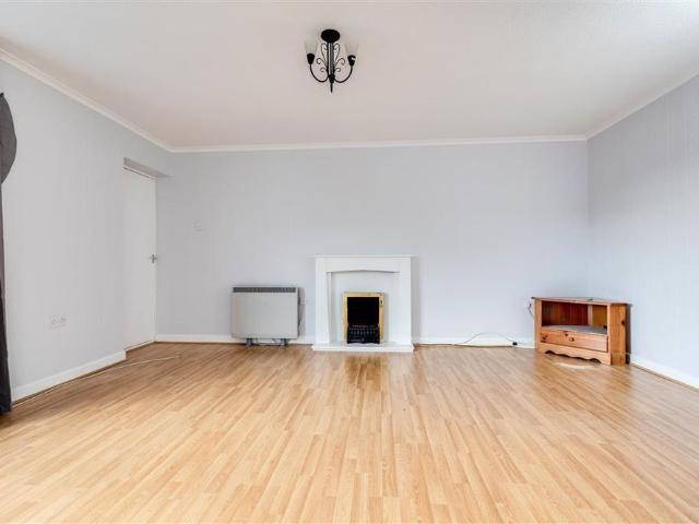 2 bedroom maisonette to rent
