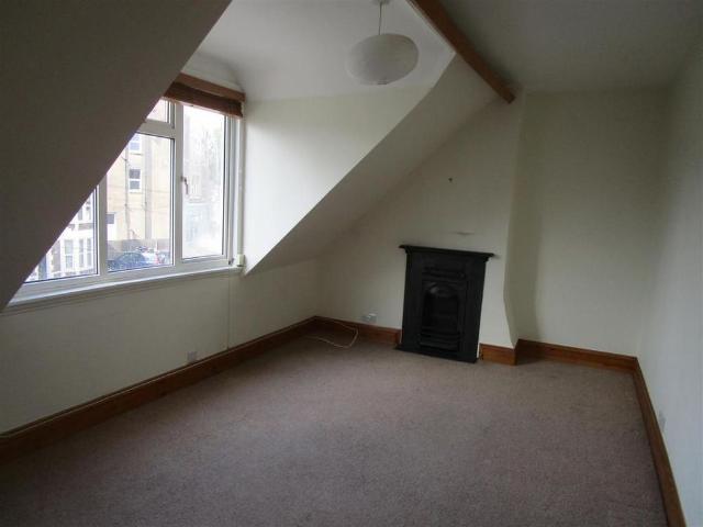 2 bedroom maisonette to rent