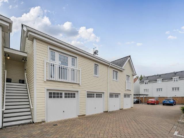 2 bedroom maisonette to rent