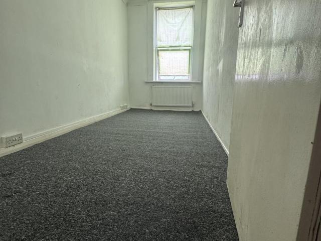 2 bedroom maisonette to rent