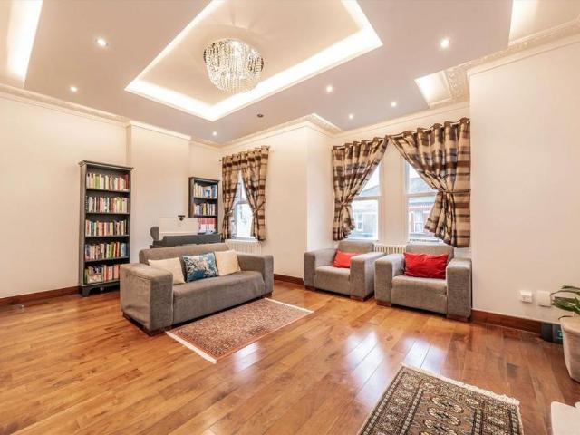 2 bedroom maisonette to rent