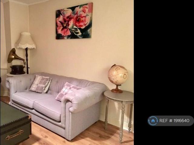 2 bedroom maisonette to rent