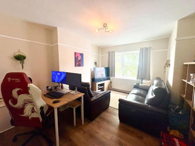 2 bedroom maisonette to rent