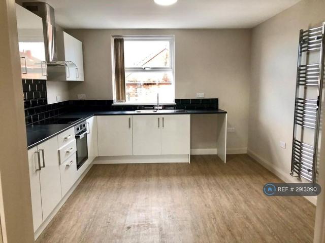 2 bedroom maisonette to rent