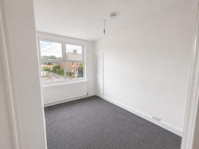 2 bedroom maisonette to rent