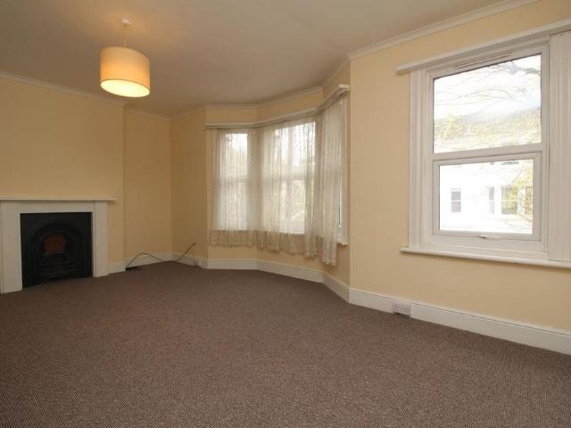 2 bedroom maisonette to rent