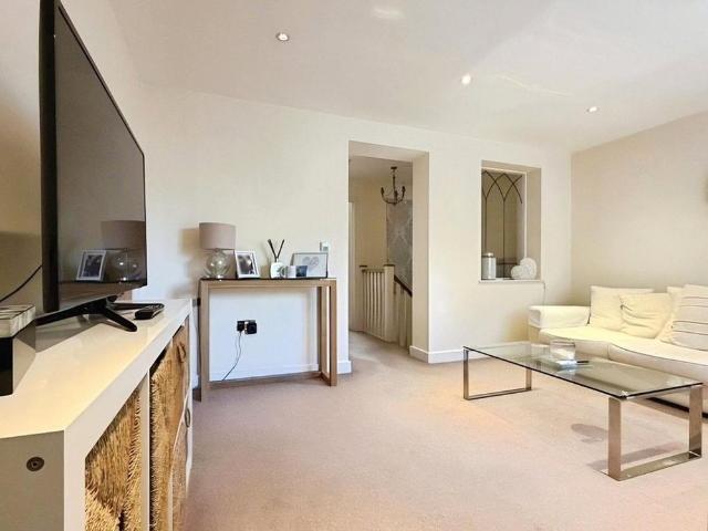 2 bedroom maisonette to rent