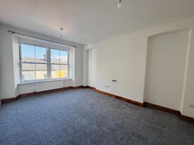 2 bedroom maisonette to rent
