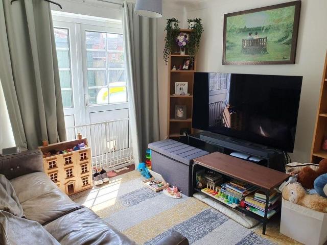 2 bedroom maisonette to rent
