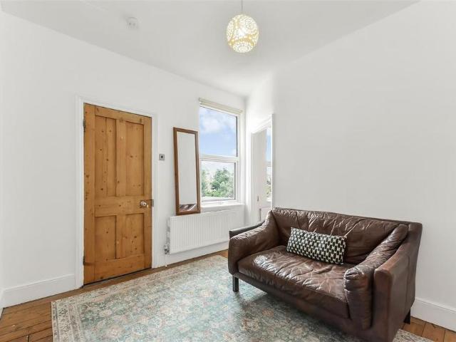 2 bedroom maisonette to rent