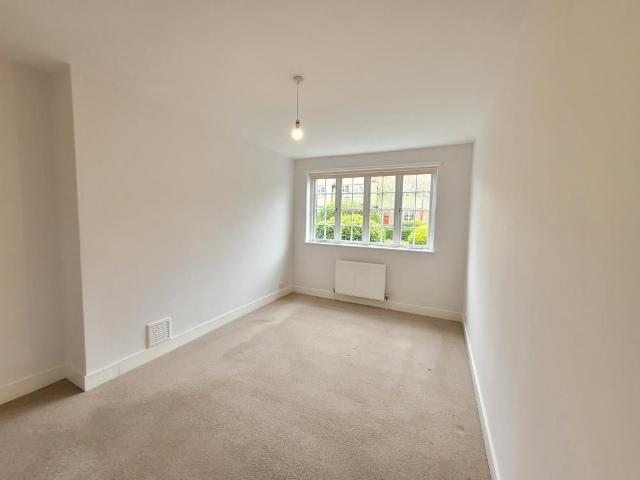 2 bedroom maisonette to rent