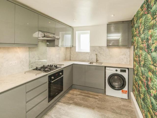 2 bedroom maisonette to rent