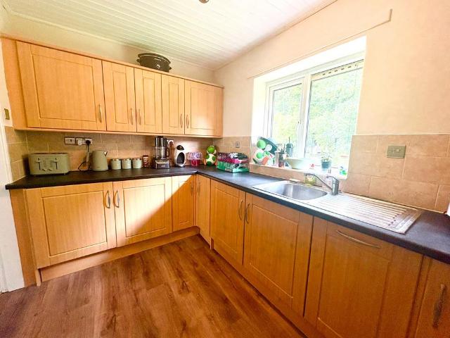 2 bedroom maisonette to rent