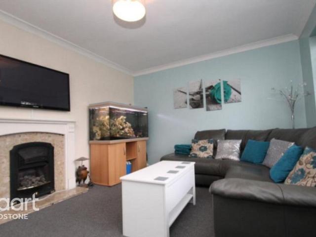 2 bedroom maisonette to rent