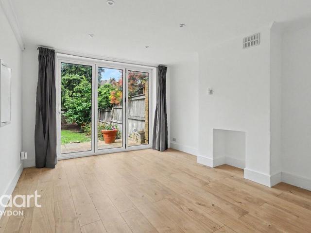 2 bedroom maisonette to rent