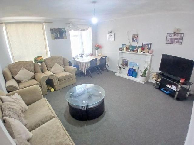 2 bedroom maisonette to rent