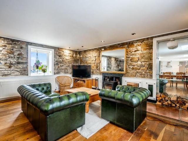 2 bedroom maisonette to rent