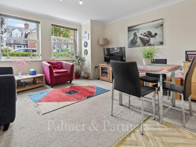 2 bedroom maisonette to rent