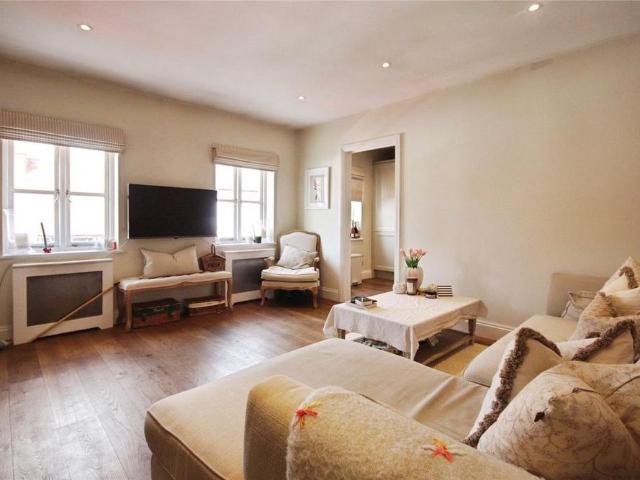 2 bedroom maisonette to rent