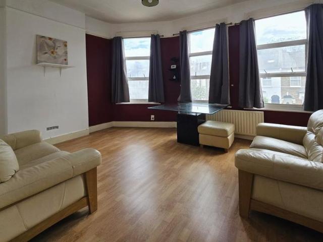 2 bedroom maisonette to rent