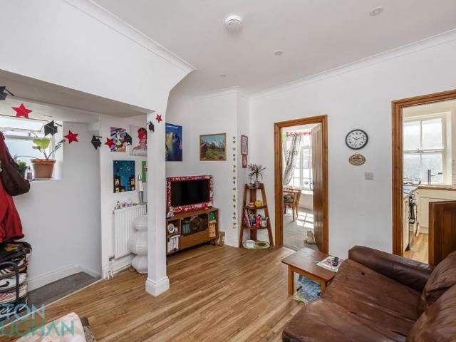 2 bedroom maisonette to rent