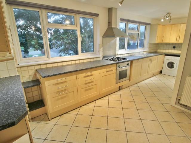 2 bedroom maisonette to rent