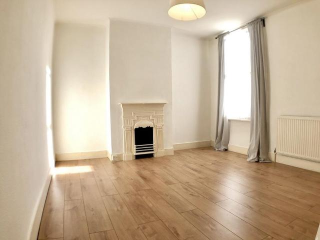 2 bedroom maisonette to rent