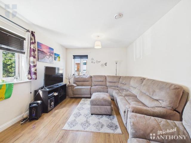 2 bedroom maisonette to rent