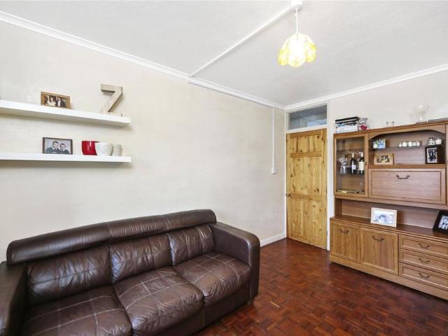 2 bedroom maisonette to rent