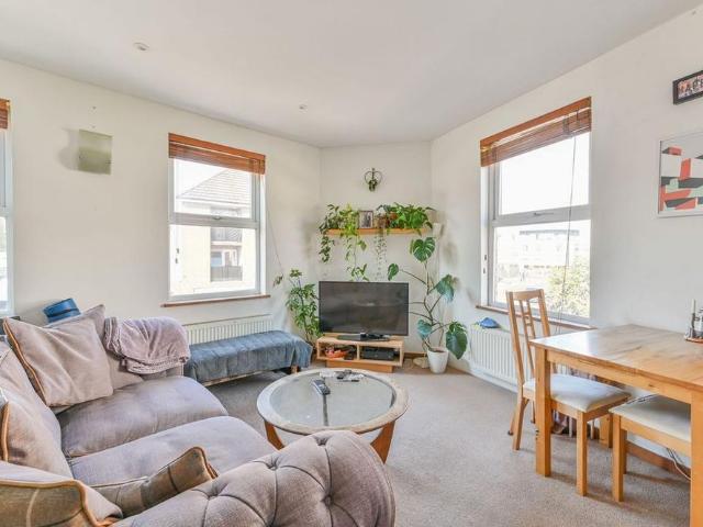 2 bedroom maisonette to rent