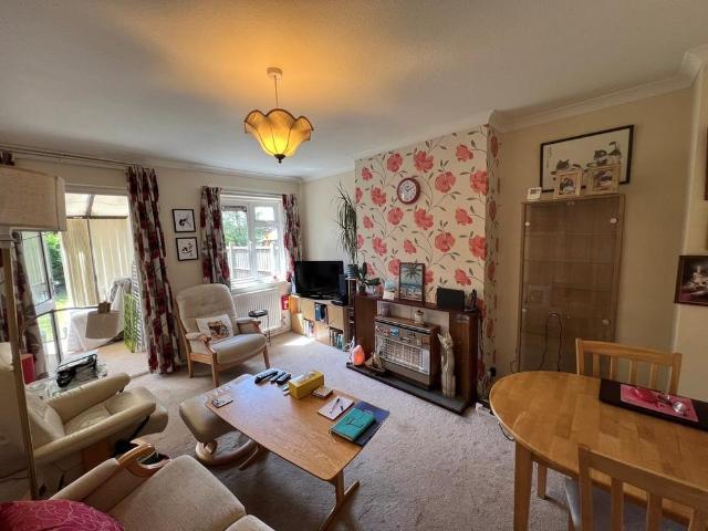 2 bedroom maisonette to rent