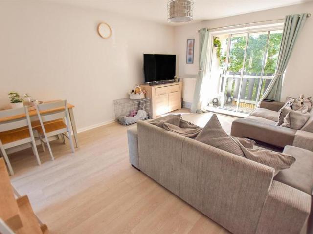 2 bedroom maisonette to rent