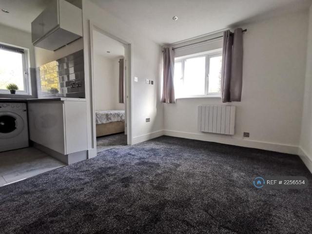 2 bedroom maisonette to rent