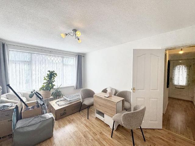 2 bedroom maisonette to rent