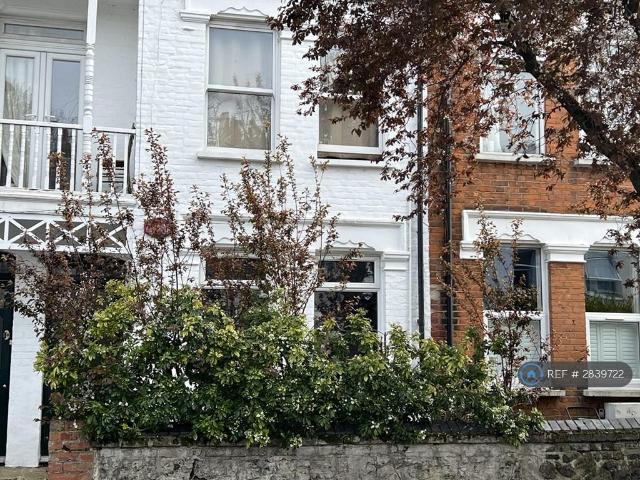 2 bedroom maisonette to rent