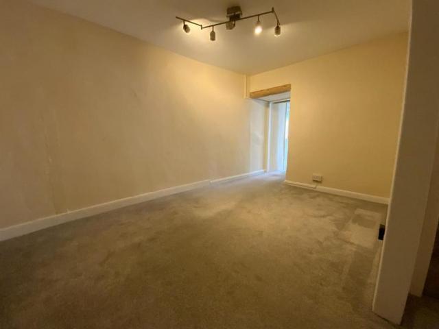 2 bedroom maisonette to rent