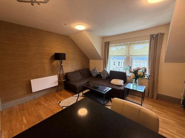 2 bedroom maisonette to rent