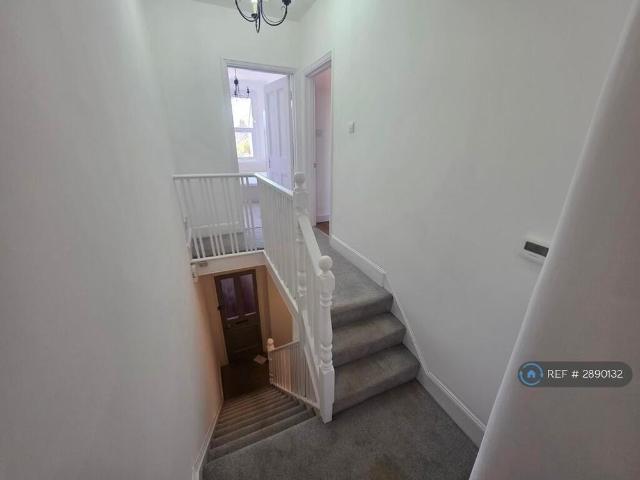 2 bedroom maisonette to rent