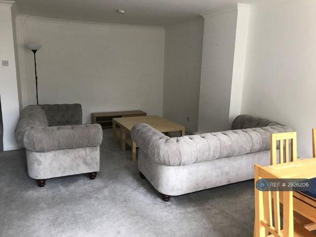 2 bedroom maisonette to rent