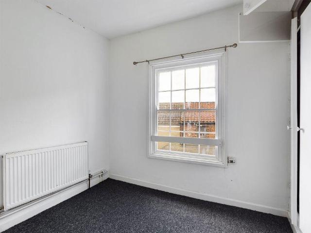 2 bedroom maisonette to rent