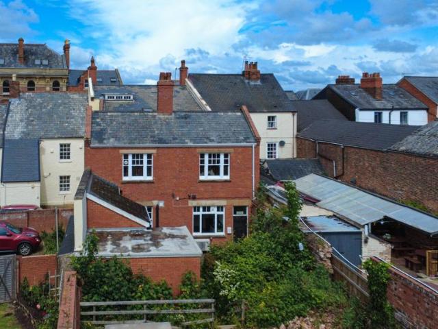 2 bedroom maisonette to rent